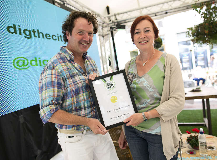 Sue Jeffries & Diarmuid Gavin - sjgardenadvice.co.uk